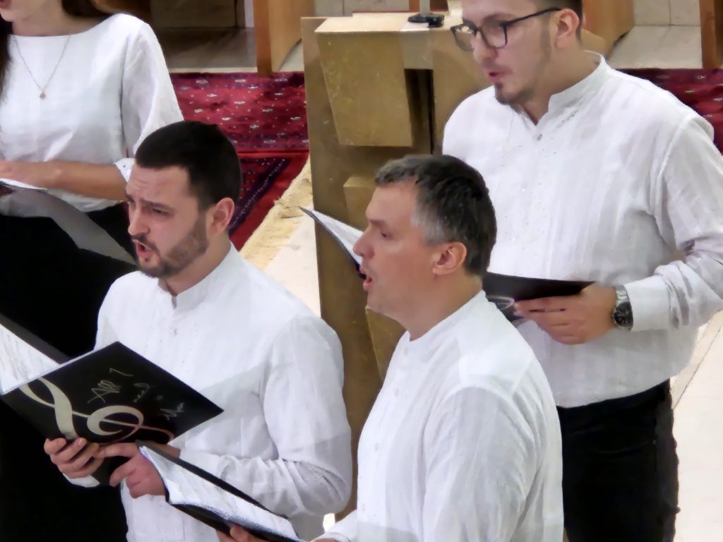 Adventski koncert Zbora Adoro ispunio crkvu bl. Alojzija Stepinca u ...